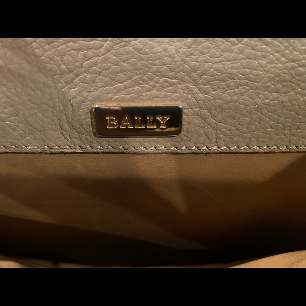 Bally Vintage Ivory Leather Crocodile Trim Bag - Gem